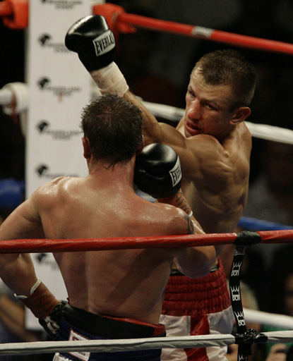 Pole holds on to WBC Light Heavyweight title (see pictures)